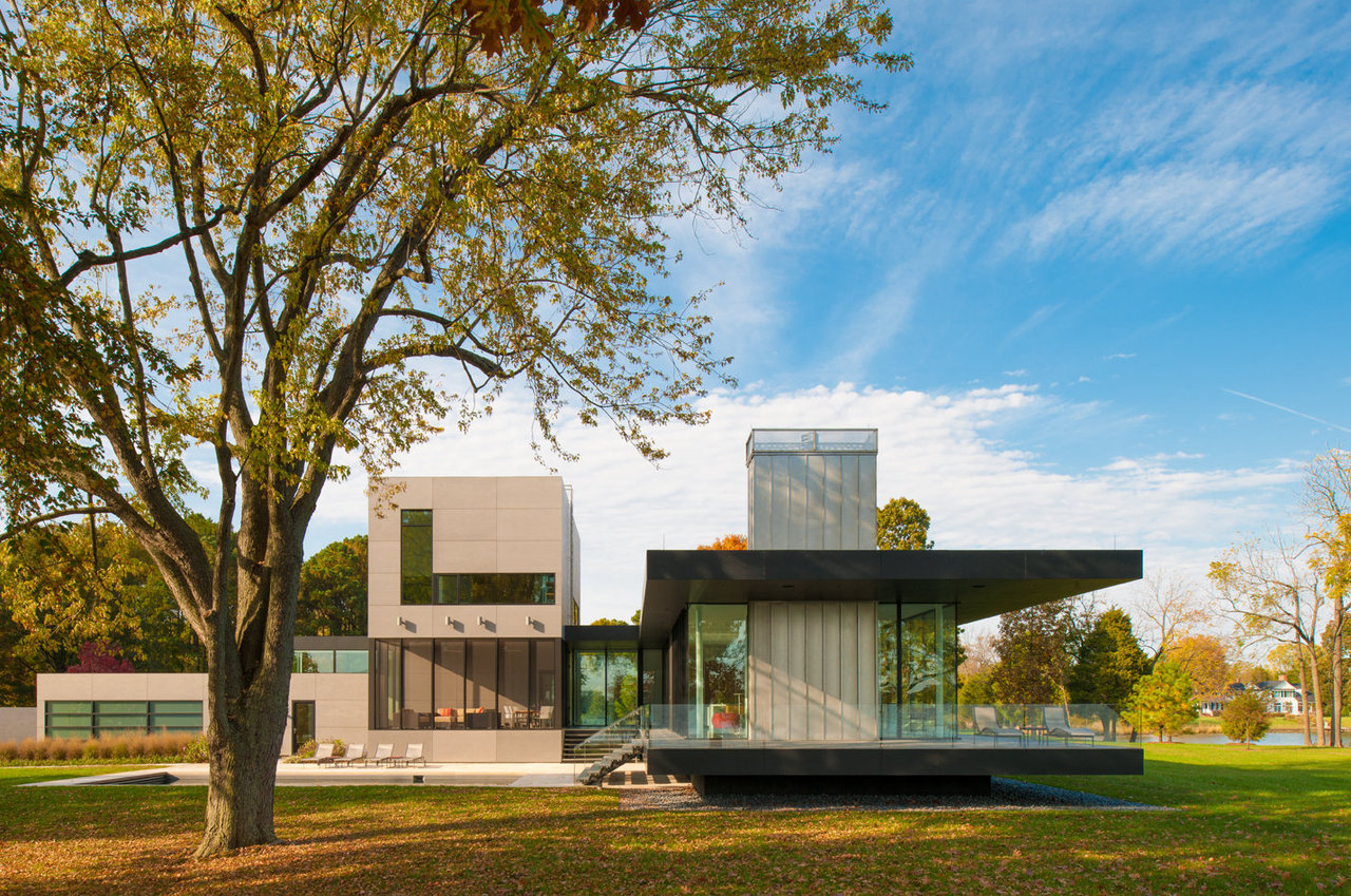 TRED AVON RIVER HOUSE