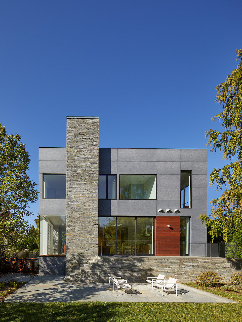 HOUSE 7105