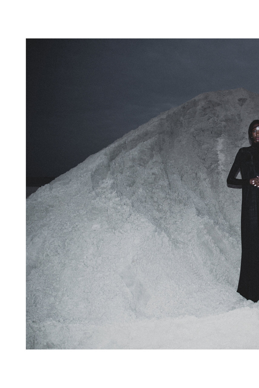 CAP74024 | DARK SIDE OF THE MOON