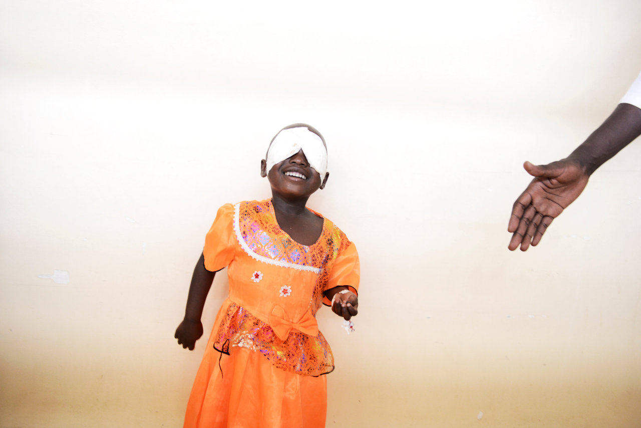 HUGH RUTHERFORD + PHOTOGRAPHER